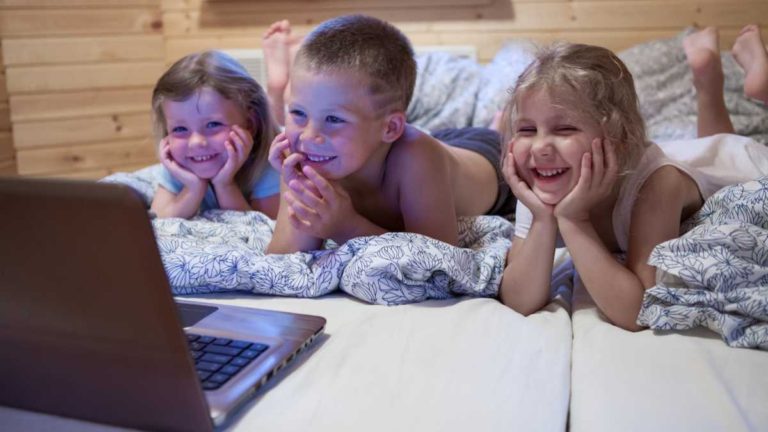 How do Cartoons affect a Child’s mind? - Amazons Watch Magazine